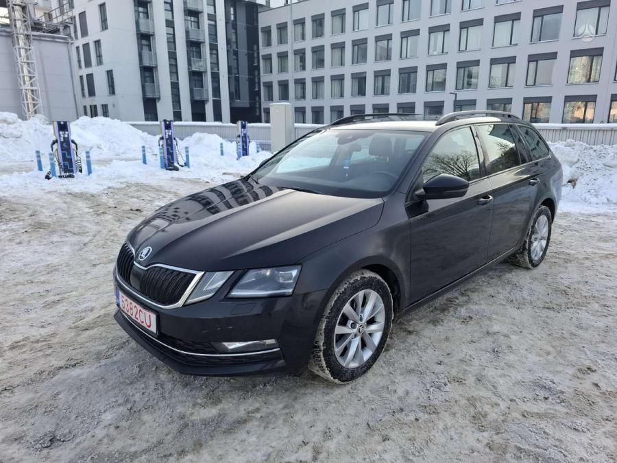 Black Skoda Octavia 2019 in Vilnius, with an engine capacity of 1.60 L and mileage of 272 thousand km for 7900 €, photo 1 on AUTOMOTO.COM.LV