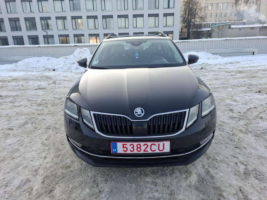 Black Skoda Octavia 2019 in Vilnius, with an engine capacity of 1.60 L and mileage of 272 thousand km for 7900 €, photo 2 on AUTOMOTO.COM.LV