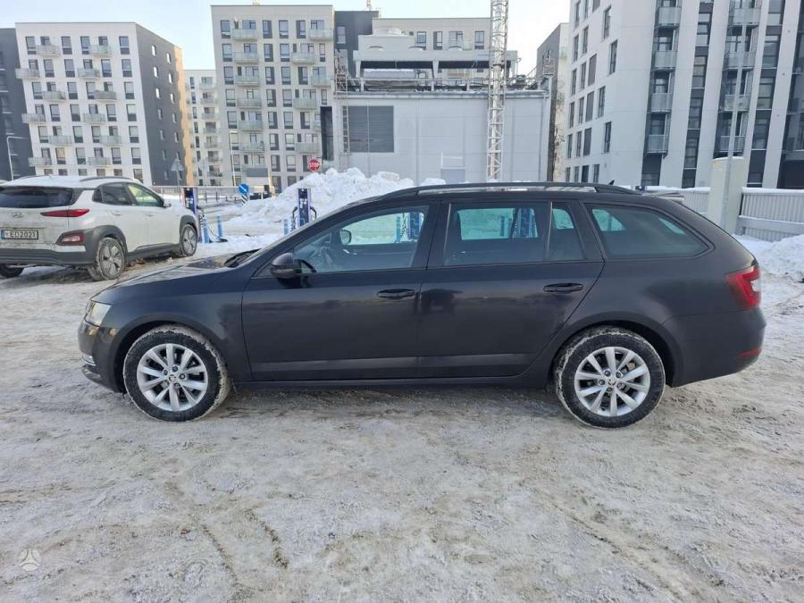Black Skoda Octavia 2019 in Vilnius, with an engine capacity of 1.60 L and mileage of 272 thousand km for 7900 €, photo 10 on AUTOMOTO.COM.LV