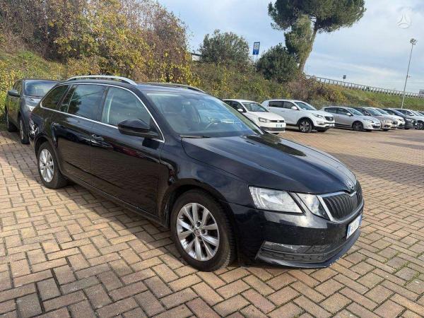 Black Skoda Octavia 2019 in Siauliai, with an engine capacity of 1.50 L and mileage of 290 thousand km for 6900 €, photo 3 on AUTOMOTO.COM.LV