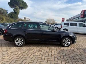 Black Skoda Octavia 2019 in Siauliai, with an engine capacity of 1.50 L and mileage of 290 thousand km for 6900 €, photo 4 on AUTOMOTO.COM.LV