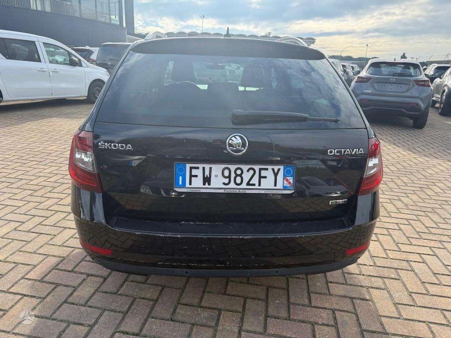 Black Skoda Octavia 2019 in Siauliai, with an engine capacity of 1.50 L and mileage of 290 thousand km for 6900 €, photo 6 on AUTOMOTO.COM.LV