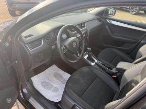 Black Skoda Octavia 2019 in Siauliai, with an engine capacity of 1.50 L and mileage of 290 thousand km for 6900 €, photo 11 on AUTOMOTO.COM.LV
