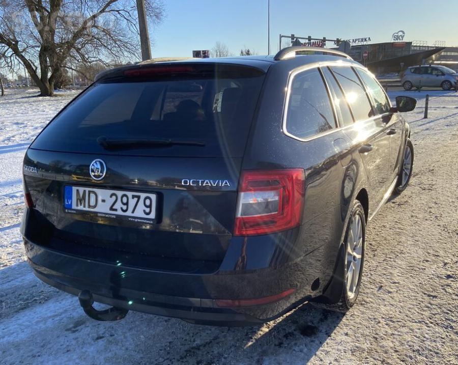 Black Skoda Octavia 2019 in Riga, with an engine capacity of 2.00 L and mileage of 250 thousand km for 10350 €, photo 4 on AUTOMOTO.COM.LV