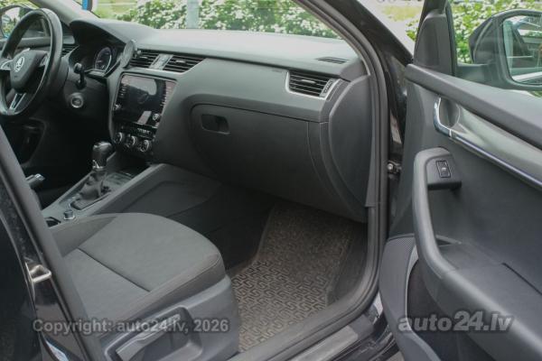 Melns Skoda Octavia 2019 Tallina, ar dzinēja tilpumu 1.50 L un nobraukumu 219 tūkst. km par 9990 €, foto 9 vietnē AUTOMOTO.COM.LV
