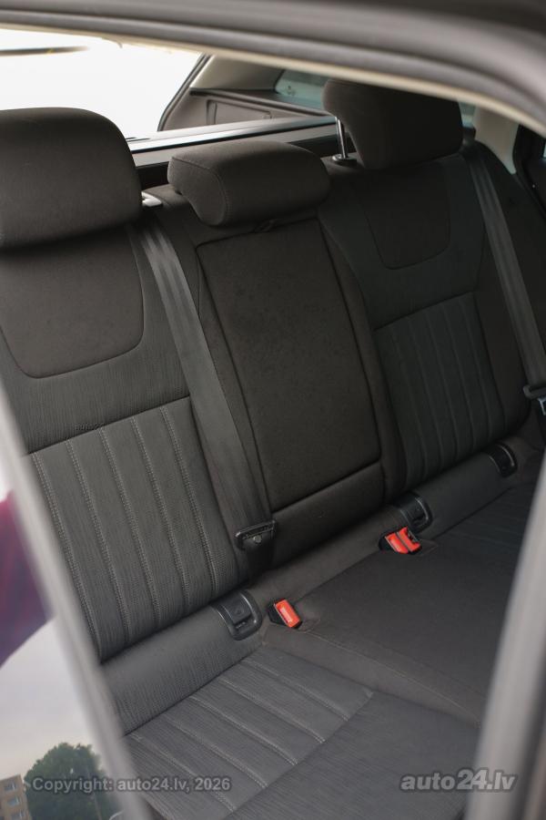 Melns Skoda Octavia 2019 Tallina, ar dzinēja tilpumu 1.50 L un nobraukumu 219 tūkst. km par 9990 €, foto 10 vietnē AUTOMOTO.COM.LV