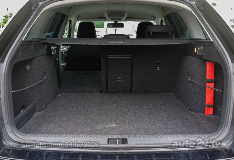 Black Skoda Octavia 2019 in Tallinn, with an engine capacity of 1.50 L and mileage of 219 thousand km for 9990 €, photo 12 on AUTOMOTO.COM.LV