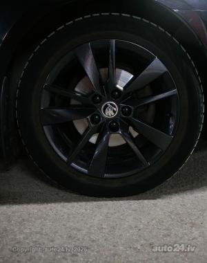 Black Skoda Octavia 2019 in Tallinn, with an engine capacity of 1.50 L and mileage of 219 thousand km for 9990 €, photo 15 on AUTOMOTO.COM.LV