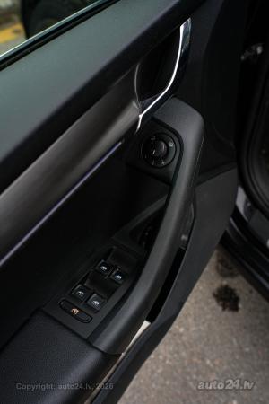 Black Skoda Octavia 2019 in Tallinn, with an engine capacity of 1.50 L and mileage of 219 thousand km for 9990 €, photo 16 on AUTOMOTO.COM.LV