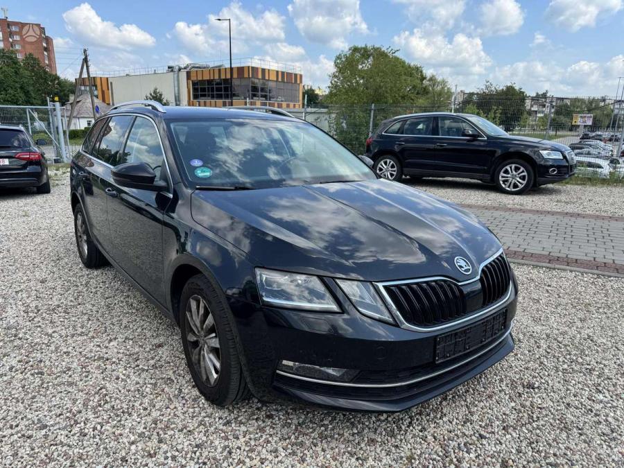 Black Skoda Octavia 2019 in Alytus, with an engine capacity of 1.50 L and mileage of 298 thousand km for 6950 €, photo 3 on AUTOMOTO.COM.LV