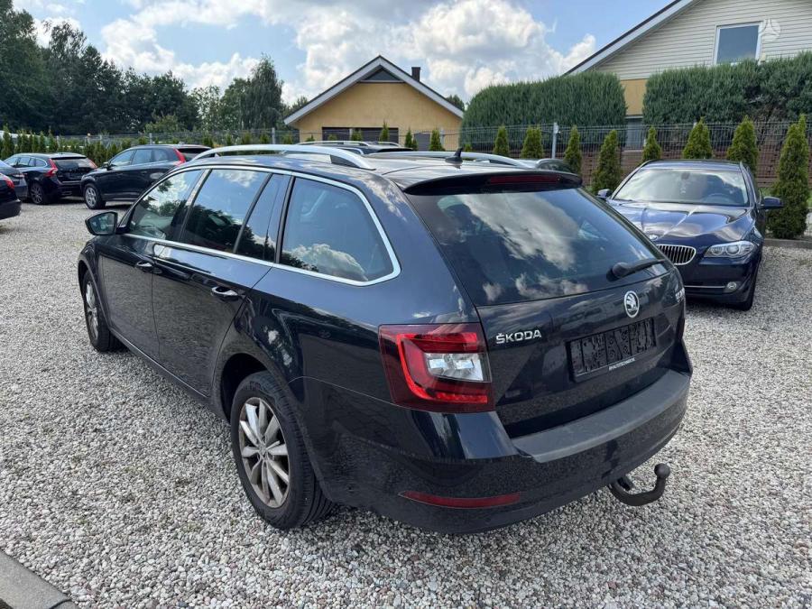 Black Skoda Octavia 2019 in Alytus, with an engine capacity of 1.50 L and mileage of 298 thousand km for 6950 €, photo 4 on AUTOMOTO.COM.LV