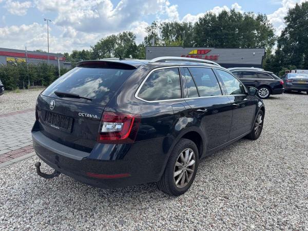 Melns Skoda Octavia 2019 Alīta, ar dzinēja tilpumu 1.50 L un nobraukumu 298 tūkst. km par 6950 €, foto 4 vietnē AUTOMOTO.COM.LV
