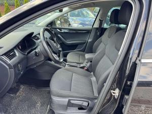 Black Skoda Octavia 2019 in Alytus, with an engine capacity of 1.50 L and mileage of 298 thousand km for 6950 €, photo 7 on AUTOMOTO.COM.LV
