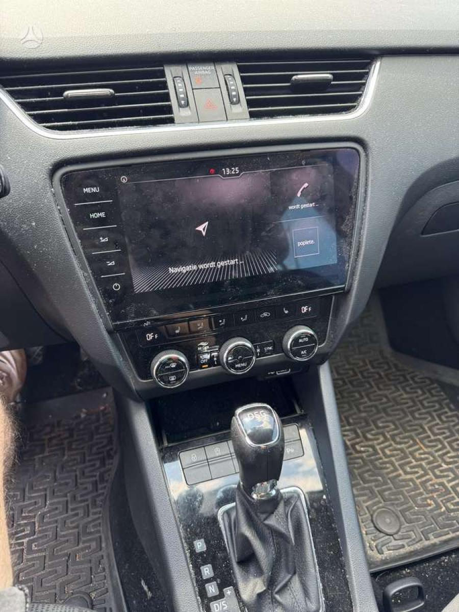 Black Skoda Octavia 2019 in Alytus, with an engine capacity of 1.50 L and mileage of 298 thousand km for 6950 €, photo 12 on AUTOMOTO.COM.LV