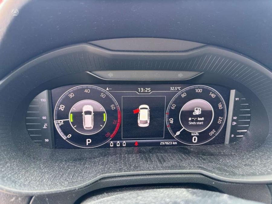 Black Skoda Octavia 2019 in Alytus, with an engine capacity of 1.50 L and mileage of 298 thousand km for 6950 €, photo 13 on AUTOMOTO.COM.LV