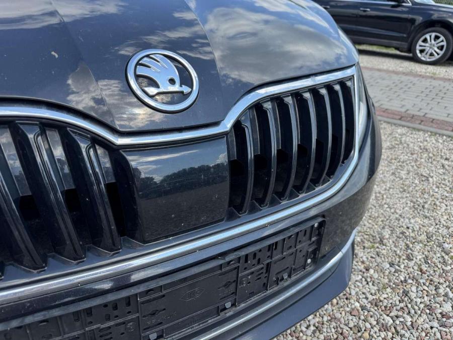 Black Skoda Octavia 2019 in Alytus, with an engine capacity of 1.50 L and mileage of 298 thousand km for 6950 €, photo 19 on AUTOMOTO.COM.LV