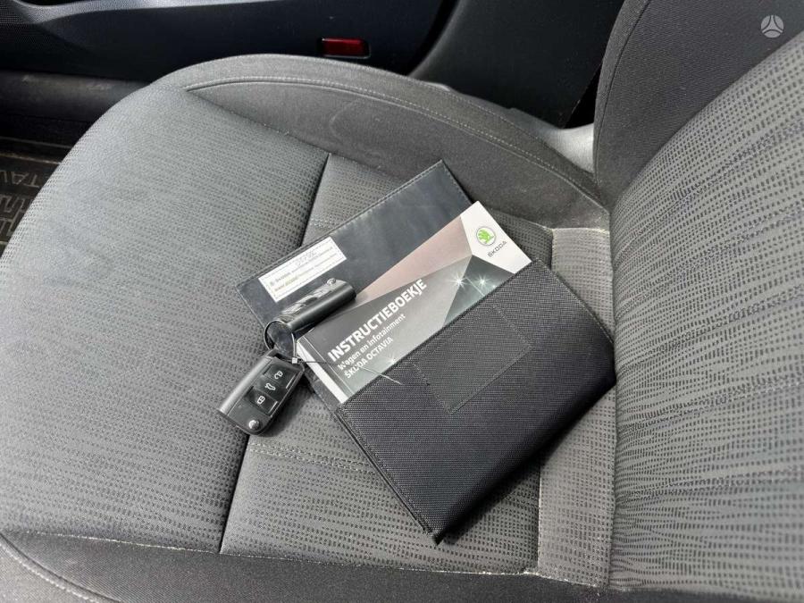 Black Skoda Octavia 2019 in Alytus, with an engine capacity of 1.50 L and mileage of 298 thousand km for 6950 €, photo 22 on AUTOMOTO.COM.LV