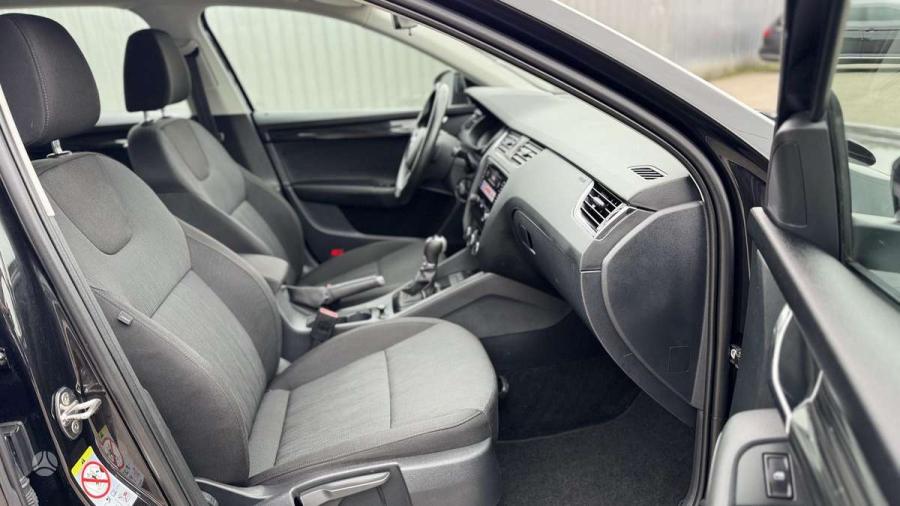 Melns Skoda Octavia 2019 Telšiai, ar dzinēja tilpumu 1.97 L un nobraukumu 226 tūkst. km par 9700 €, foto 17 vietnē AUTOMOTO.COM.LV