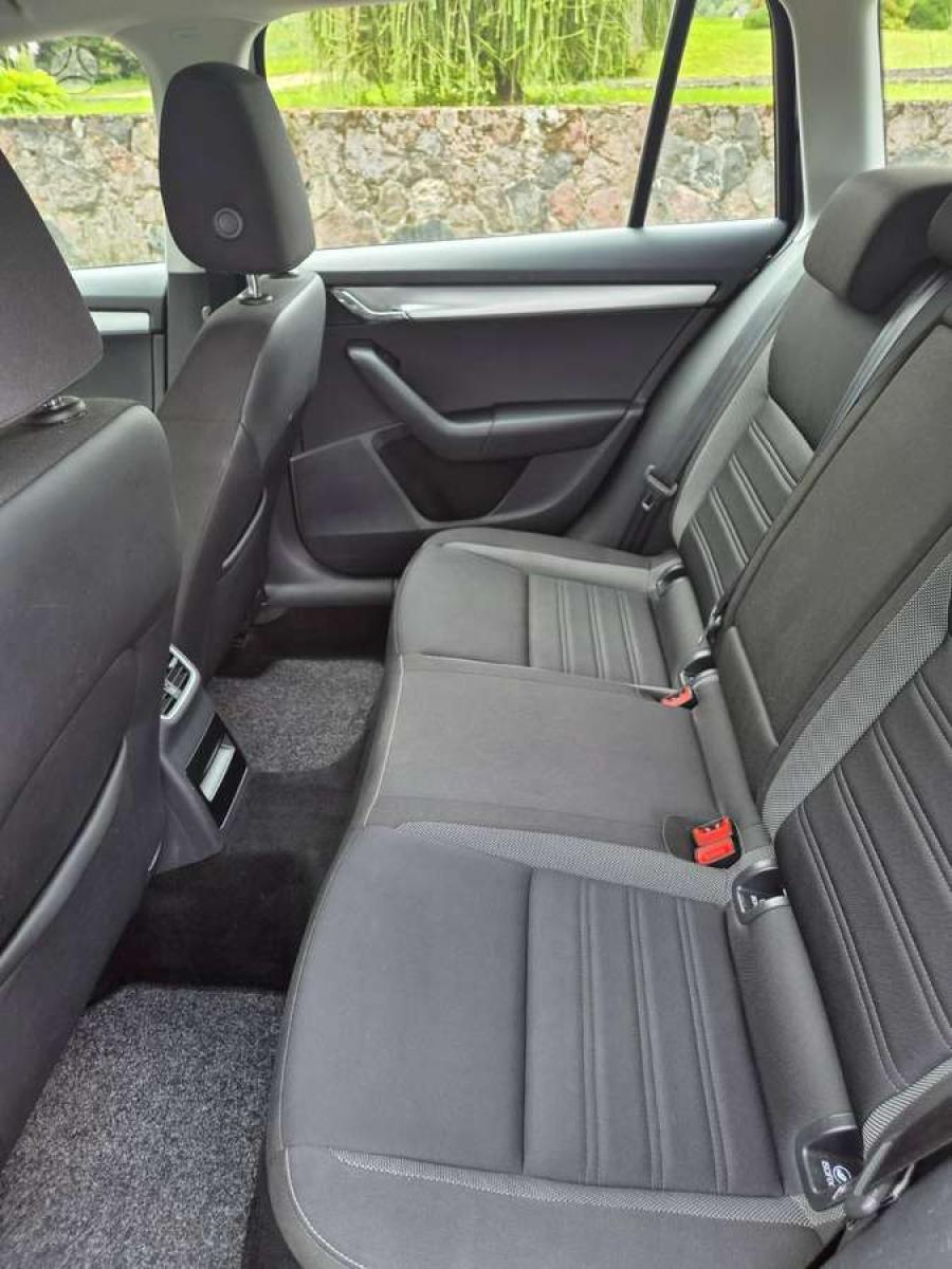 Melns Skoda Octavia 2019 Utena, ar dzinēja tilpumu 1.00 L un nobraukumu 241 tūkst. km par 7500 €, foto 18 vietnē AUTOMOTO.COM.LV