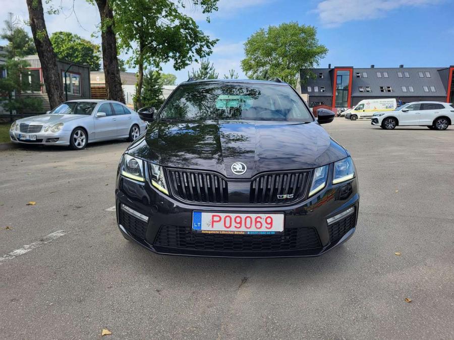 Black Skoda Octavia 2019 in Klaipeda, with an engine capacity of 1.97 L and mileage of 239 thousand km for 13199 €, photo 3 on AUTOMOTO.COM.LV