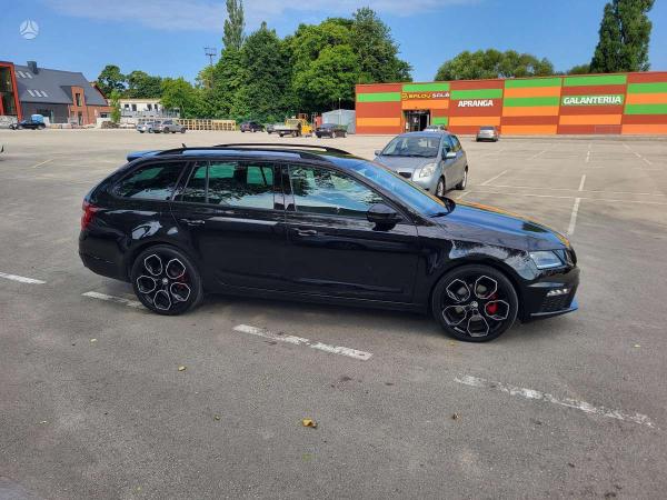 Skoda Octavia 2019 in Klaipeda on AUTOMOTO.COM.LV Black Skoda Octavia 2019 in Klaipeda, with an engine capacity of 1.97 L and mileage of 239 thousand km for 13199 €, photo 5 on AUTOMOTO.COM.LV
