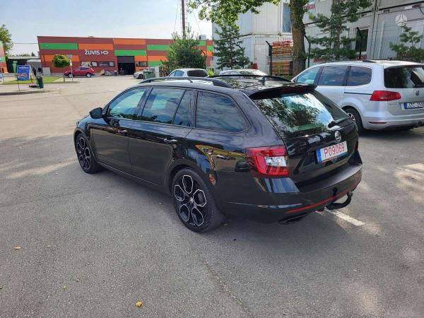 Skoda Octavia 2019 in Klaipeda on AUTOMOTO.COM.LV Black Skoda Octavia 2019 in Klaipeda, with an engine capacity of 1.97 L and mileage of 239 thousand km for 13199 €, photo 7 on AUTOMOTO.COM.LV