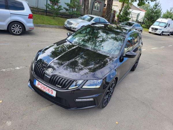 Skoda Octavia 2019 in Klaipeda on AUTOMOTO.COM.LV Black Skoda Octavia 2019 in Klaipeda, with an engine capacity of 1.97 L and mileage of 239 thousand km for 13199 €, photo 8 on AUTOMOTO.COM.LV