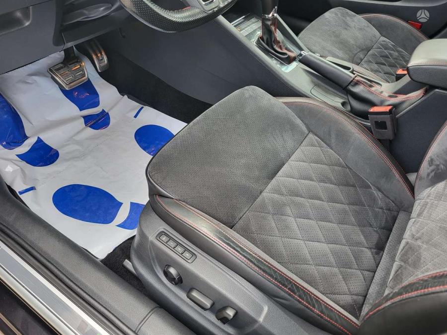Black Skoda Octavia 2019 in Klaipeda, with an engine capacity of 1.97 L and mileage of 239 thousand km for 13199 €, photo 14 on AUTOMOTO.COM.LV