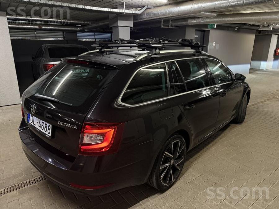 Black Skoda Octavia 2019 in Riga, with an engine capacity of 1.50 L and mileage of 193 thousand km for 12850 €, photo 5 on AUTOMOTO.COM.LV
