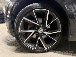 Black Skoda Octavia 2019 in Riga, with an engine capacity of 1.50 L and mileage of 193 thousand km for 12850 €, photo 6 on AUTOMOTO.COM.LV