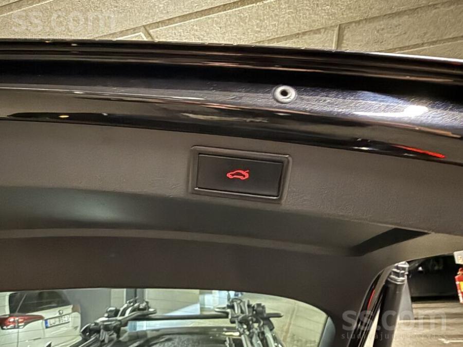 Black Skoda Octavia 2019 in Riga, with an engine capacity of 1.50 L and mileage of 193 thousand km for 12850 €, photo 11 on AUTOMOTO.COM.LV