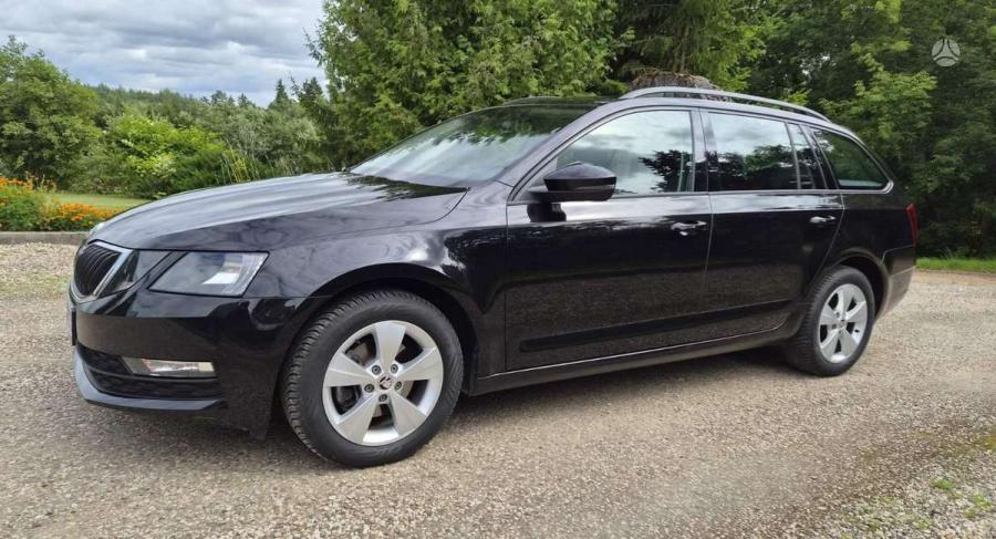 Melns Skoda Octavia 2019 Utena, ar dzinēja tilpumu 1.00 L un nobraukumu 242 tūkst. km par 7399 €, foto 4 vietnē AUTOMOTO.COM.LV