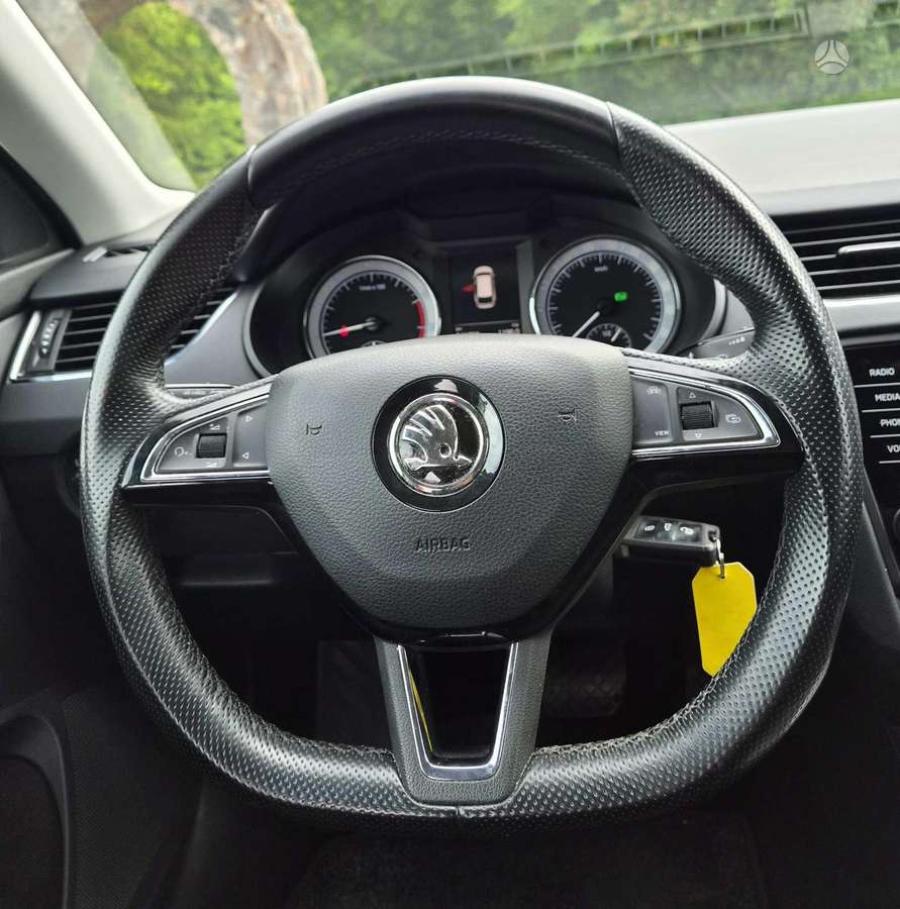 Melns Skoda Octavia 2019 Utena, ar dzinēja tilpumu 1.00 L un nobraukumu 242 tūkst. km par 7399 €, foto 21 vietnē AUTOMOTO.COM.LV