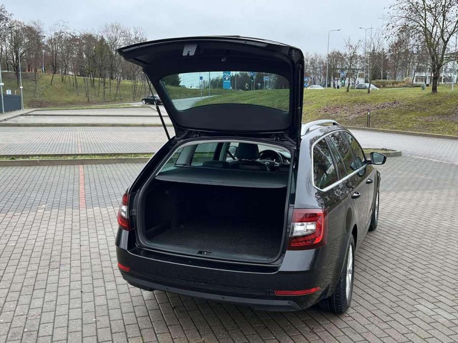 Melns Skoda Octavia 2020 Jonava, ar dzinēja tilpumu 1.50 L un nobraukumu 272 tūkst. km par 9000 €, foto 12 vietnē AUTOMOTO.COM.LV