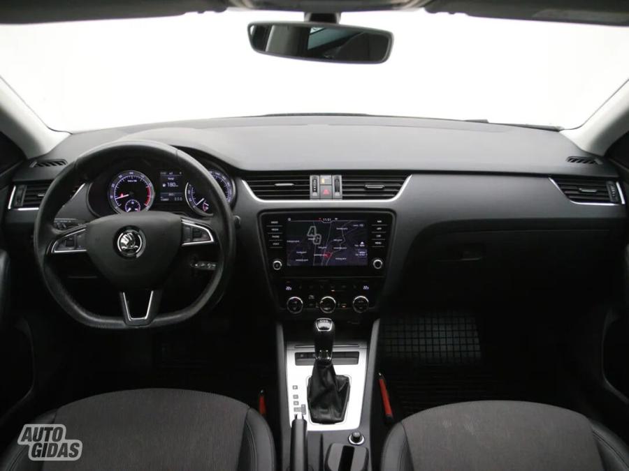 Melns Skoda Octavia 2020 Viļņa, ar dzinēja tilpumu 1.50 L un nobraukumu 173 tūkst. km par 12799 €, foto 3 vietnē AUTOMOTO.COM.LV