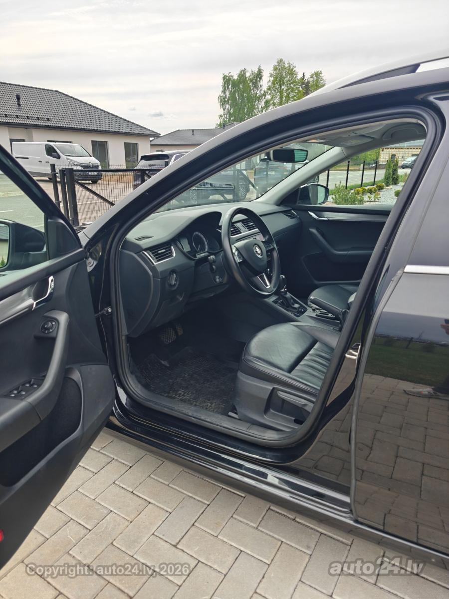 Melns Skoda Octavia 2020 Tartu, ar dzinēja tilpumu 1.50 L un nobraukumu 51 tūkst. km par 18900 €, foto 13 vietnē AUTOMOTO.COM.LV
