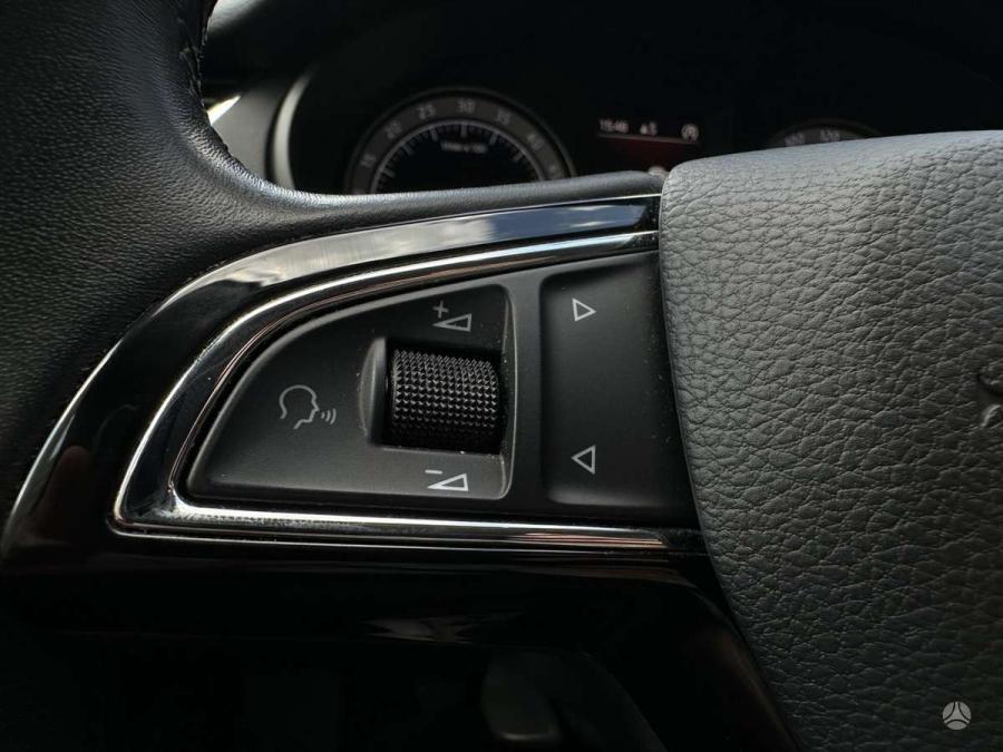 Melns Skoda Octavia 2020 Viļņa, ar dzinēja tilpumu 1.60 L un nobraukumu 157 tūkst. km par 12750 €, foto 9 vietnē AUTOMOTO.COM.LV
