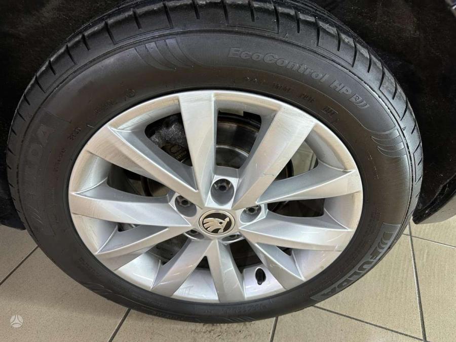 Melns Skoda Octavia 2020 Viļņa, ar dzinēja tilpumu 1.60 L un nobraukumu 157 tūkst. km par 12750 €, foto 28 vietnē AUTOMOTO.COM.LV