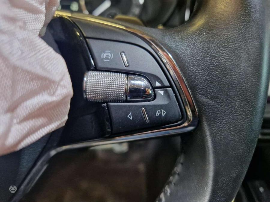Black Skoda Octavia 2020 in Kaunas, with an engine capacity of 1.97 L and mileage of 111 thousand km for 7150 €, photo 17 on AUTOMOTO.COM.LV
