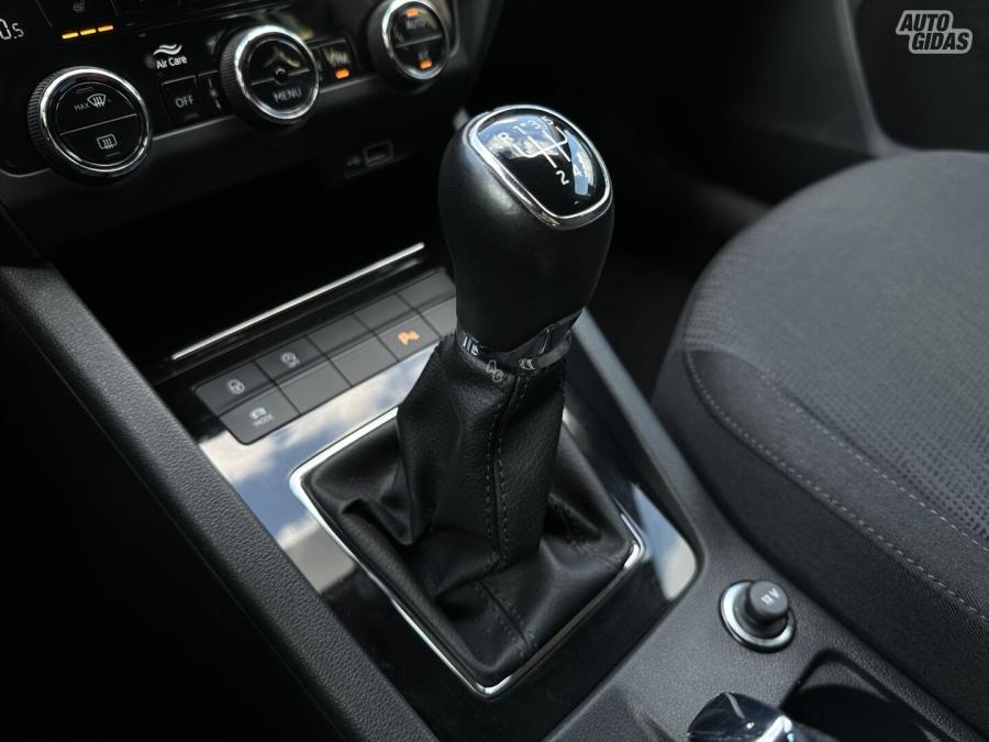 Melns Skoda Octavia 2020 Avižieniai, ar dzinēja tilpumu 1.60 L un nobraukumu 157 tūkst. km par 12750 €, foto 22 vietnē AUTOMOTO.COM.LV