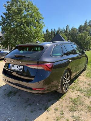 Black Skoda Octavia 2020 in Riga, with an engine capacity of 2.00 L and mileage of 266 thousand km for 16500 €, photo 9 on AUTOMOTO.COM.LV