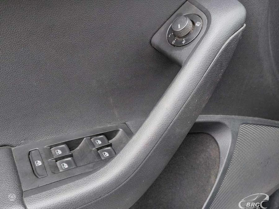 Melns Skoda Octavia 2020 Viļņa, ar dzinēja tilpumu 1.60 L un nobraukumu 240 tūkst. km par 10890 €, foto 25 vietnē AUTOMOTO.COM.LV