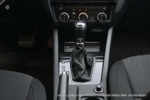 Melns Skoda Octavia 2020 Kretinga, ar dzinēja tilpumu 1.97 L un nobraukumu 173 tūkst. km par 12999 €, foto 29 vietnē AUTOMOTO.COM.LV