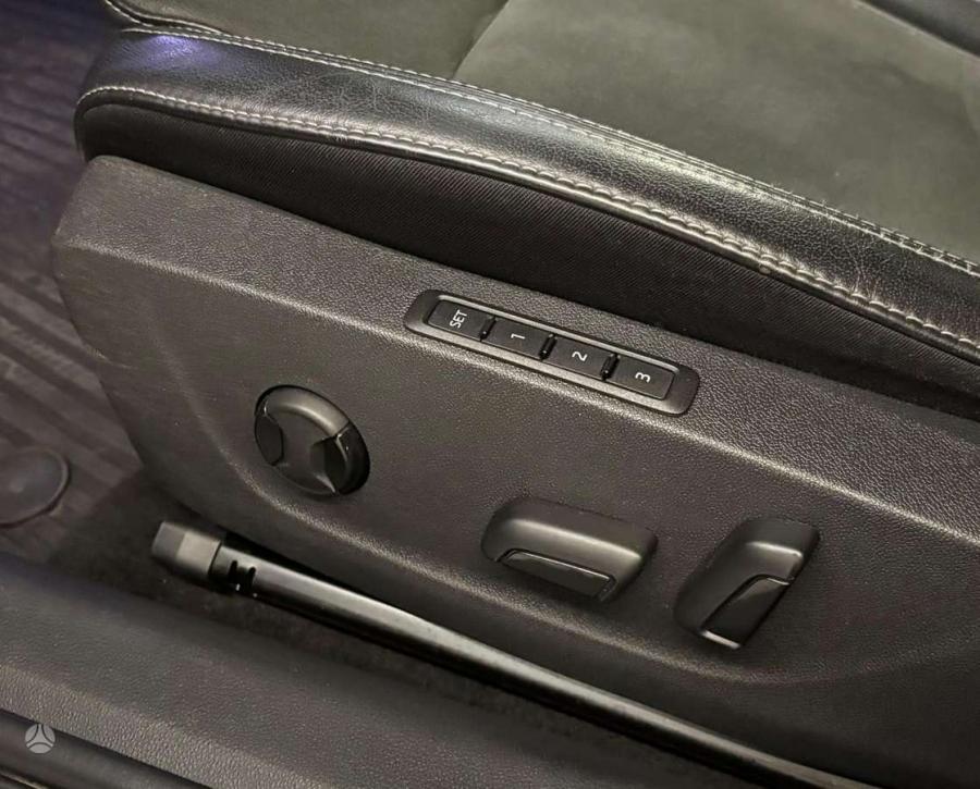 Melns Skoda Octavia 2020 Marijampole, ar dzinēja tilpumu 1.97 L un nobraukumu 187 tūkst. km par 14850 €, foto 33 vietnē AUTOMOTO.COM.LV
