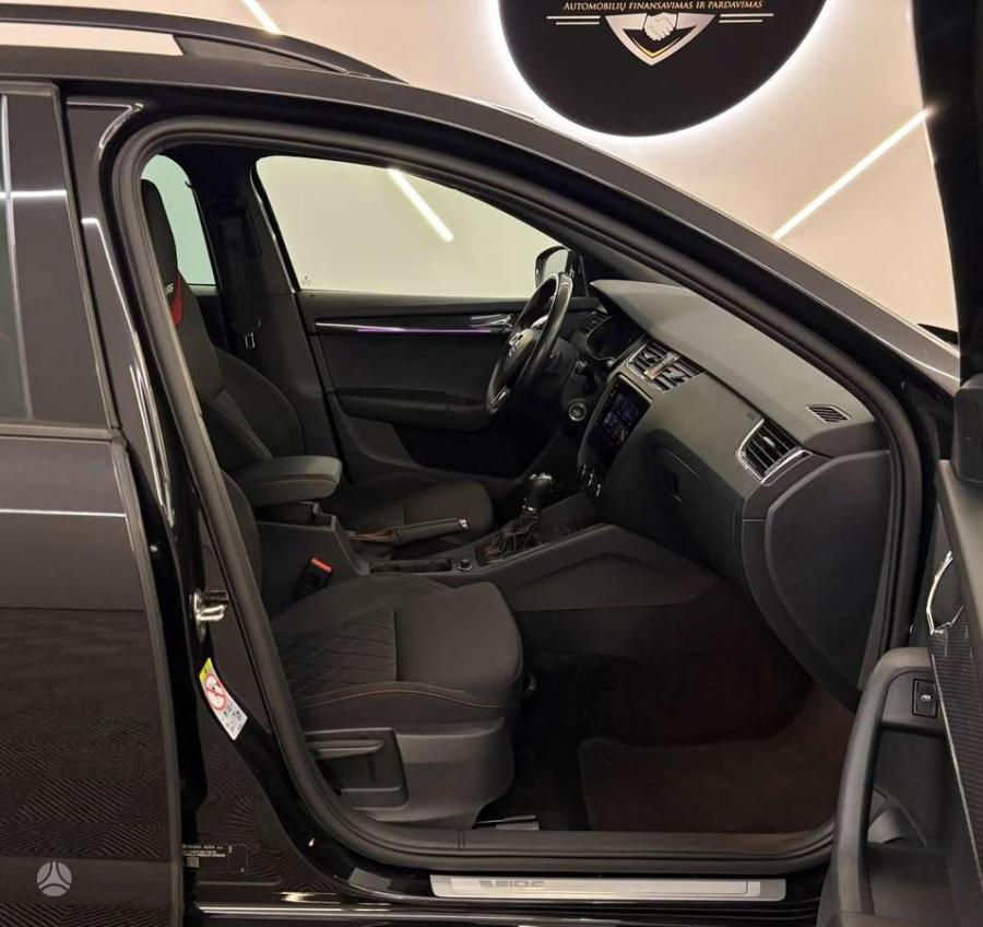 Black Skoda Octavia 2020 in Marijampole, with an engine capacity of 1.97 L and mileage of 226 thousand km for 14450 €, photo 19 on AUTOMOTO.COM.LV