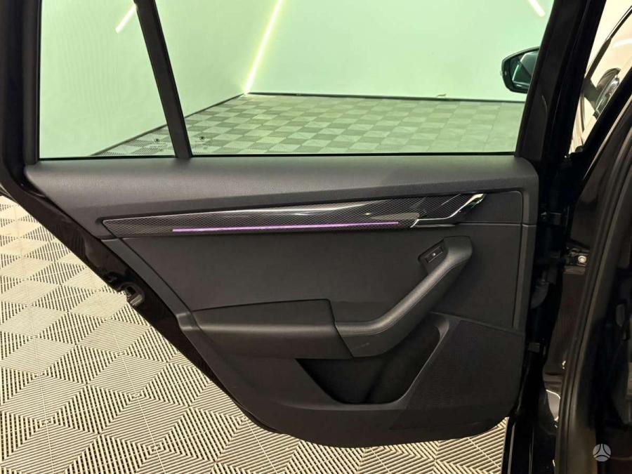 Black Skoda Octavia 2020 in Marijampole, with an engine capacity of 1.97 L and mileage of 226 thousand km for 14450 €, photo 25 on AUTOMOTO.COM.LV
