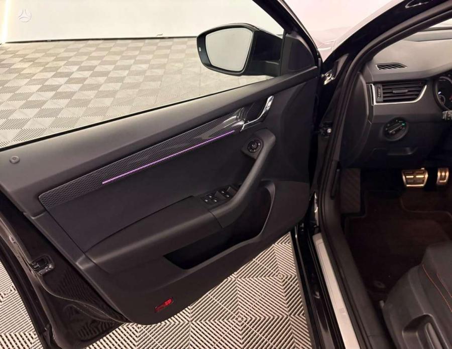 Black Skoda Octavia 2020 in Marijampole, with an engine capacity of 1.97 L and mileage of 226 thousand km for 14450 €, photo 28 on AUTOMOTO.COM.LV