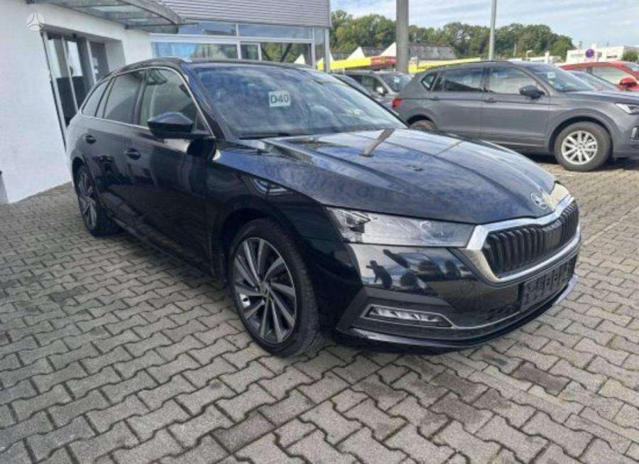 Black Skoda Octavia 2021 in Siauliai, with an engine capacity of 1.50 L and mileage of 290 thousand km for 10000 €, photo 1 on AUTOMOTO.COM.LV