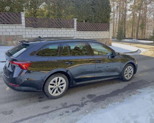 Black Skoda Octavia 2021 in Vilnius, with an engine capacity of 1.50 L and mileage of 110 thousand km for 15900 €, photo 7 on AUTOMOTO.COM.LV