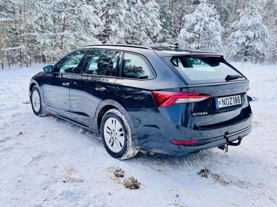 Melns Skoda Octavia 2021 Viļņa, ar dzinēja tilpumu 1.00 L un nobraukumu 247 tūkst. km par 9999 €, foto 1 vietnē AUTOMOTO.COM.LV
